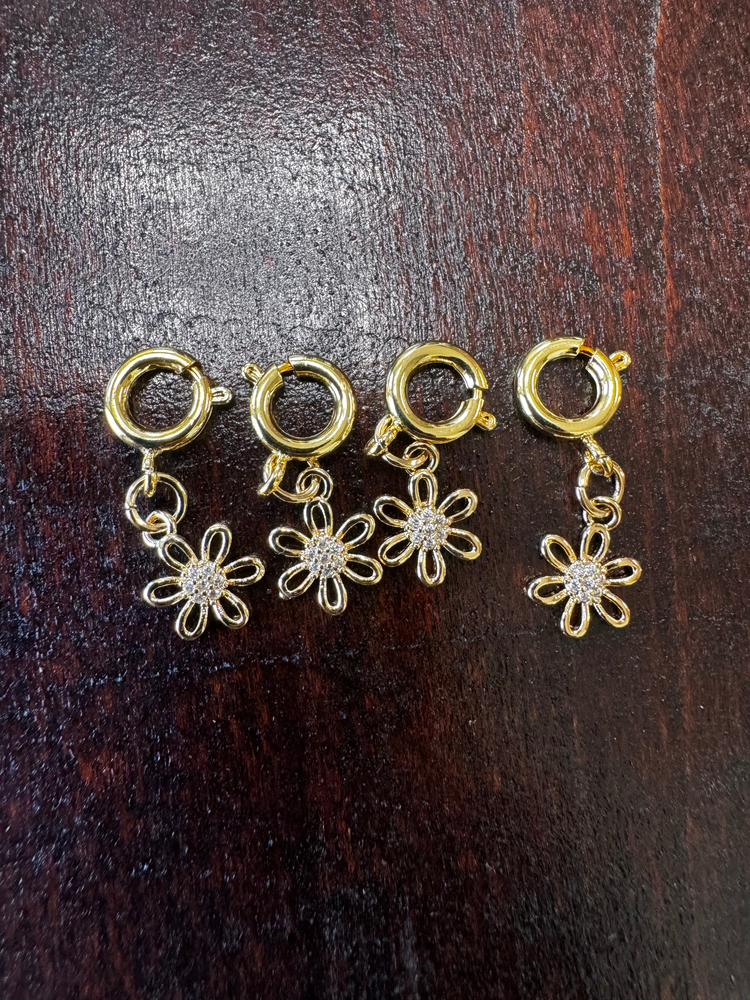 Diamond Daisy Charm – Wheat & Wildflower